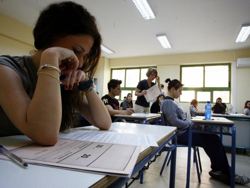Τα μηνύματα των πολιτικών για τις Πανελλήνιες Εξετάσεις