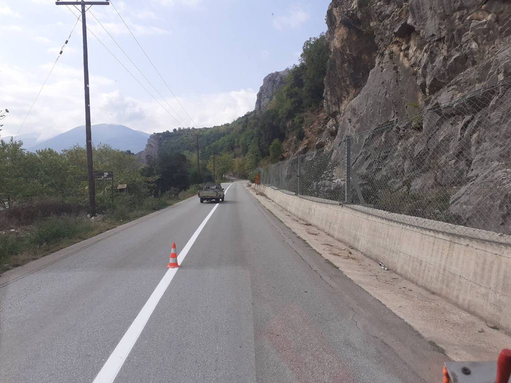 Ολοκληρώθηκαν οι εργασίες διαγράμμισης σε τμήματα της ε.ο. Καρδίτσας ...