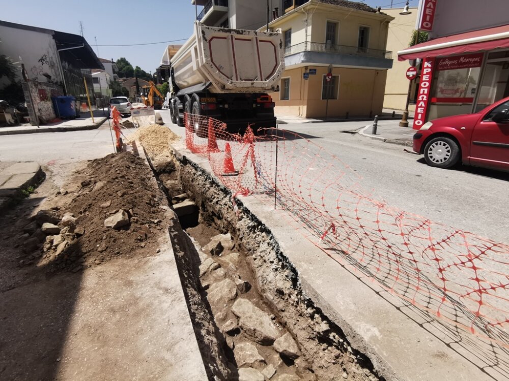 Εσκαψαν για τους σωλήνες της ΔΕΥΑΤ και… βρήκαν αρχαία