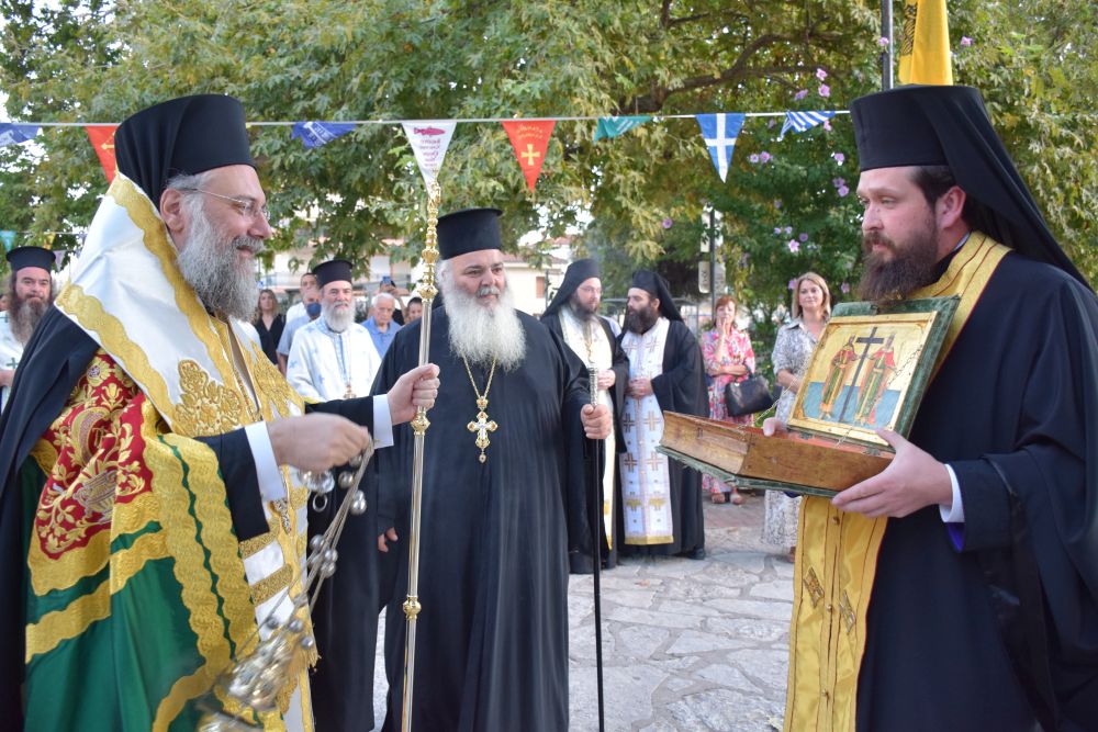 Με κατάνυξη η υποδοχή Τιμίου Ξύλου και Λειψάνων Αγίων Κωνσταντίνου και ...