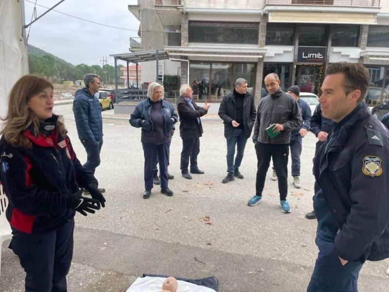 Μαθήματα ΚΑΡΠΑ από το ΕΚΑΒ και στην Πύλη