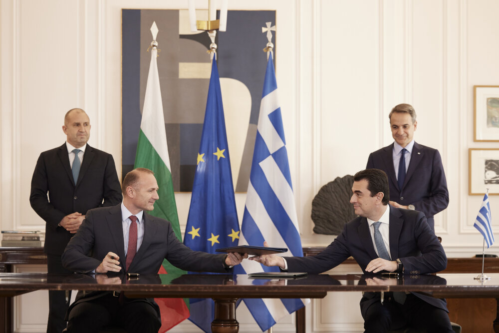 Στο Μαξίμου ο Σκρέκας για την υπογραφή του αγωγού Αλεξανδρούπολη ...